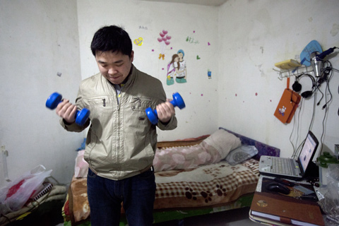 Sim Chi Yin Documents Beijing's 'Rat Tribe', Migrant Workers Living ...