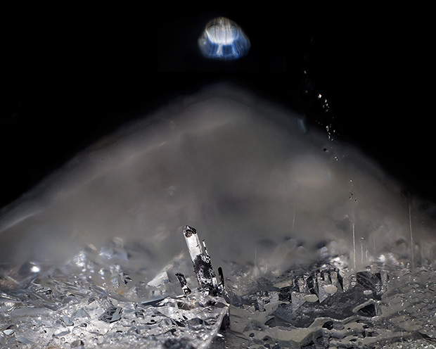 Otherworldly Images of Gemstones Photographed Through a Microscope ...