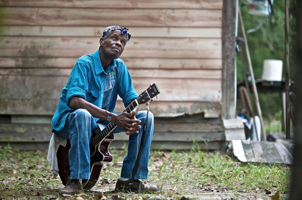 Photographer Documents Mississippi's Old School Blues Musicians ...
