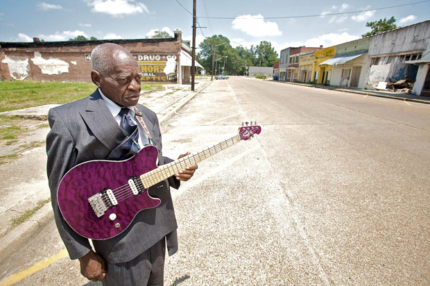 Photographer Documents Mississippi's Old School Blues Musicians ...