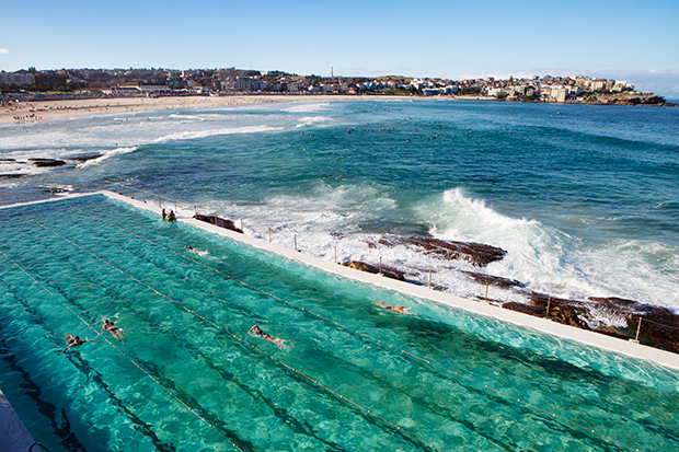 10 Enviable Infinity Pools Photographed Around the World - Feature Shoot