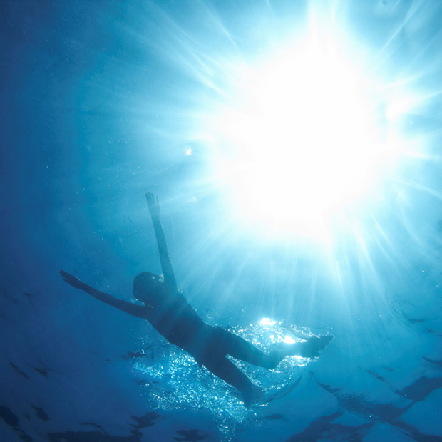 Bathed in Blue: 17 Photographs Capture Turquoise and Cobalt Moments ...