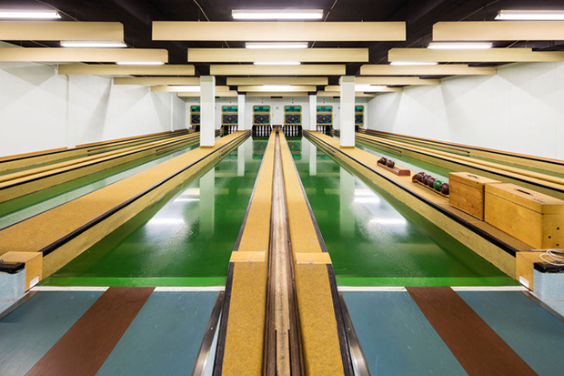 A Minimalist Look at Bowling in Germany (Sponsored) - Feature Shoot