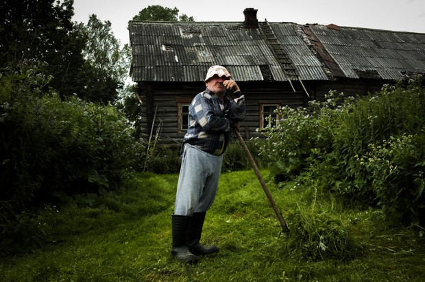 Life goes on in the abandoned villages found in rural Russia - Feature ...