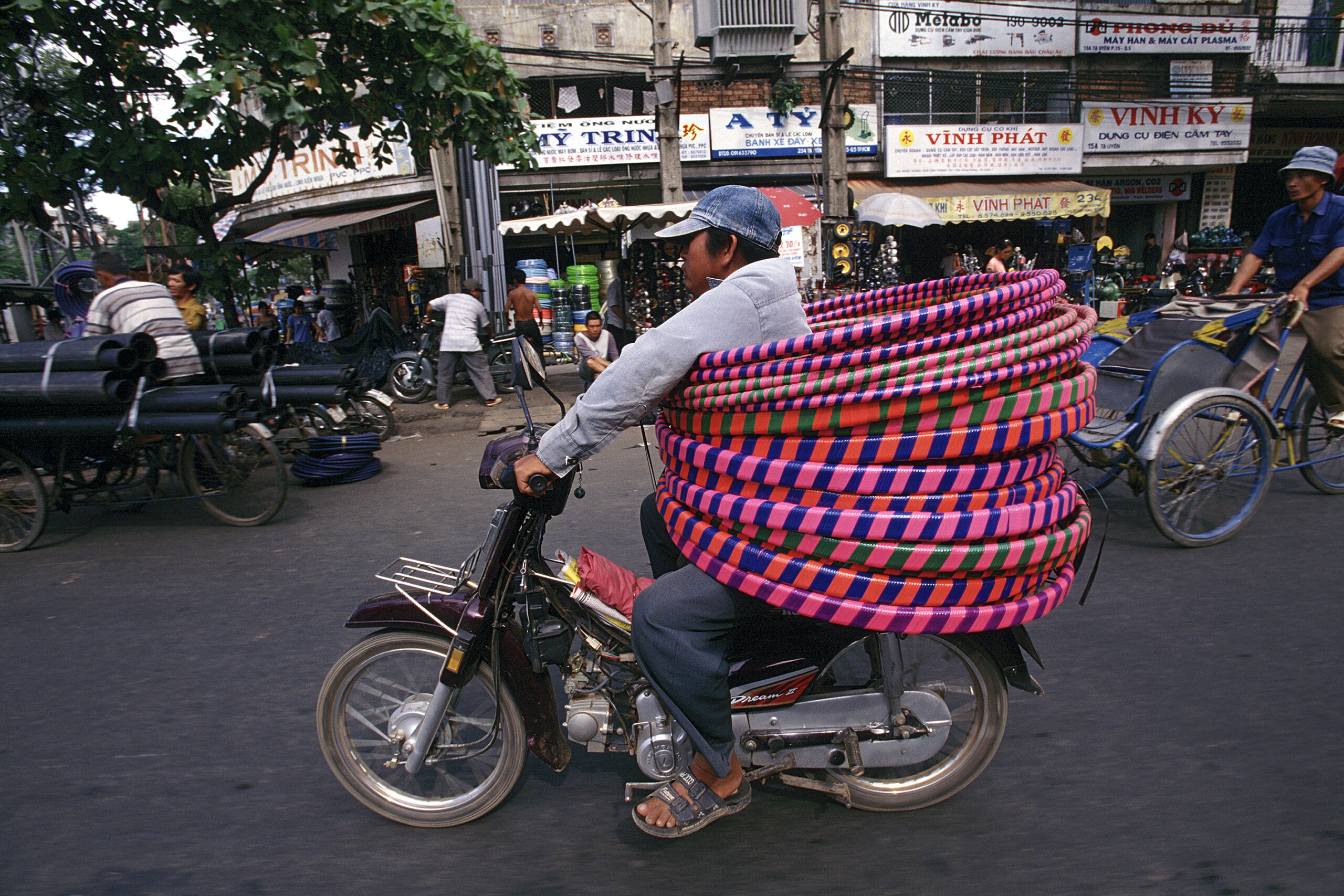 Behold The Astonishing Load-Carrying Motorbikes Of Vietnam - Feature Shoot