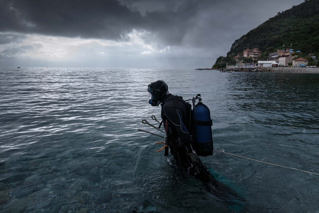 Welcome to Nemo’s Garden, a Sustainable, Underwater Greenhouse ...